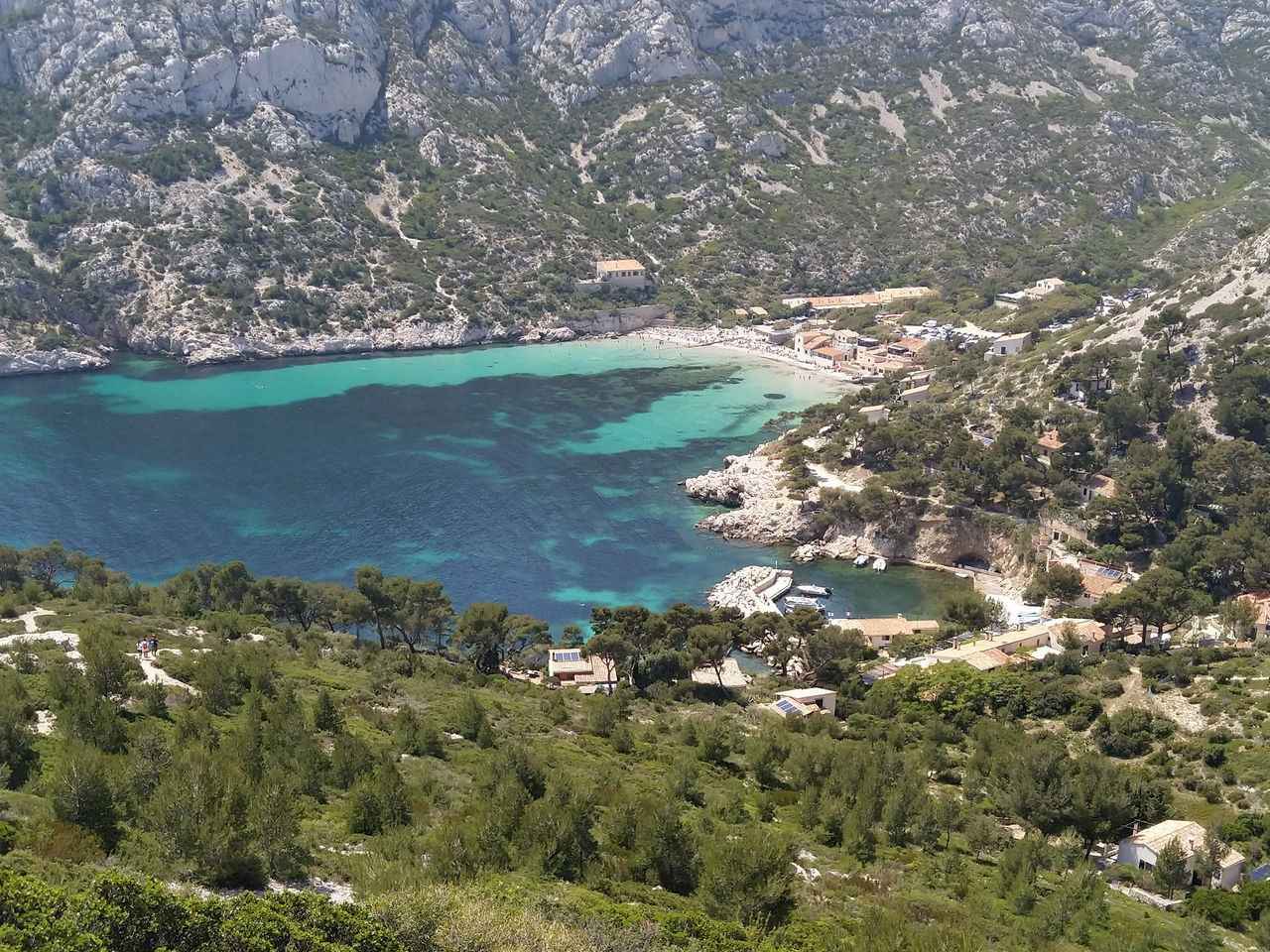 Randonner dans les calanques de Marseille - randonnee-pedestre.fr